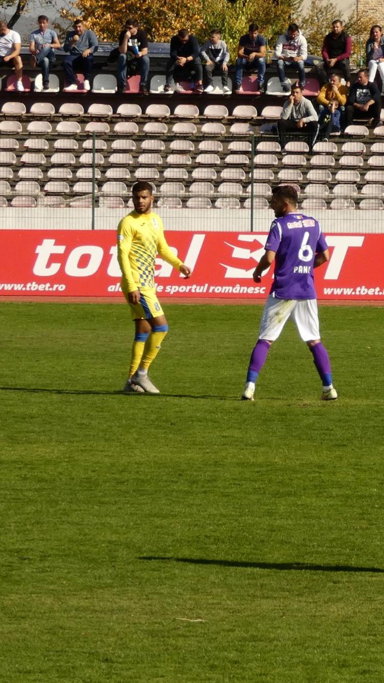 On a discuté avec Hichem El Hamdaoui, joueur francais du Daco-Getica ...